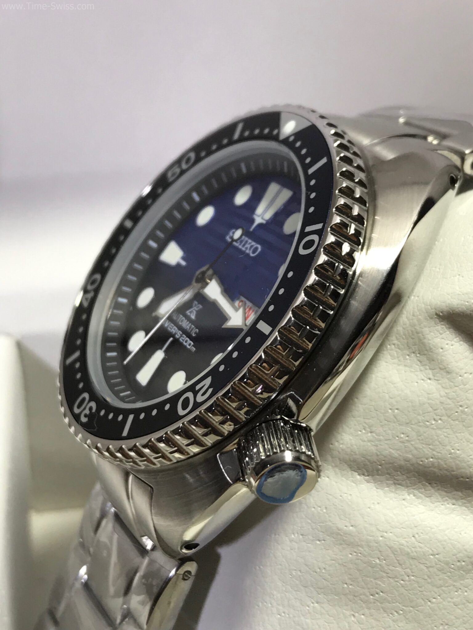 Seiko Diver200 Black Blue Dial | https://time-swiss.com