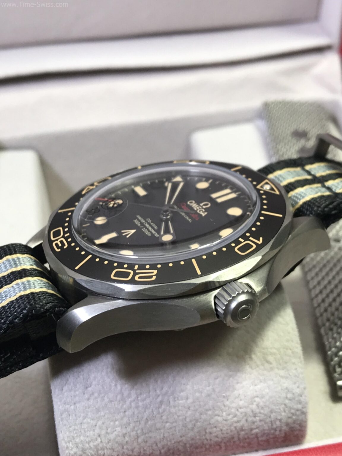 Omega Seamaster 007 Diver300M Black Dial Nato 42mm Swiss | https://time ...